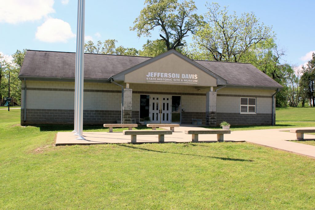 Jefferson Davis Monument - Four Rivers Explorer